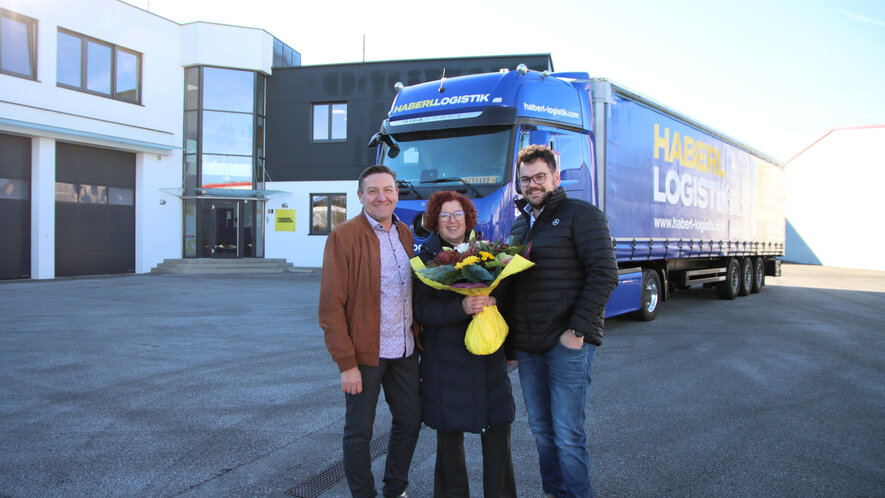 Pappas liefert 16 Mercedes-Benz Actros an Haberl Logistik | Pappas ...